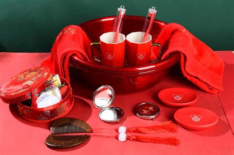 提亲四色礼是什么【婚礼纪】