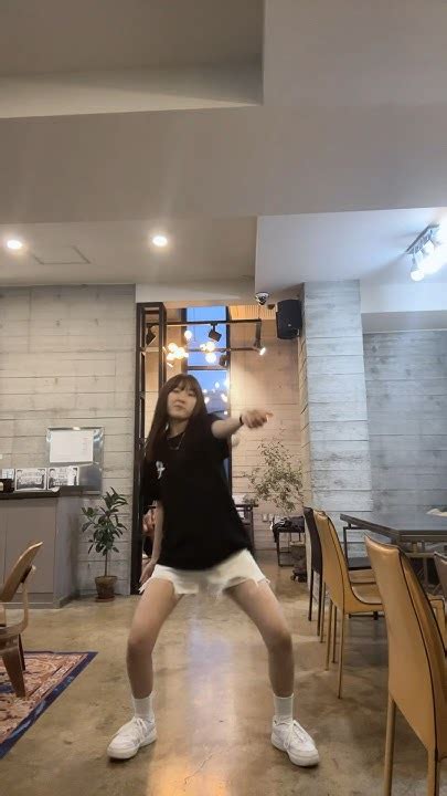 카페에서 Fast Cars Superstar 💃🏻 춤추는큰서윤 춤추는곰돌 춤추는현수 춤추는곰돌의랜덤댄스 Afstarz 댄스 Shorts 챌린지 Dance