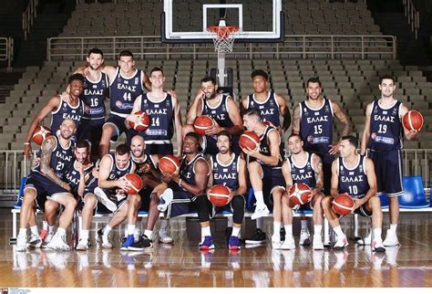 Ах дүү гурван АНТЕТОКУМПО Грекийн шигшээ багт