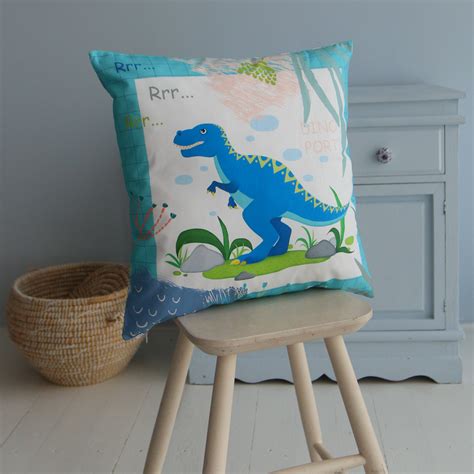 Подушка с динозавром