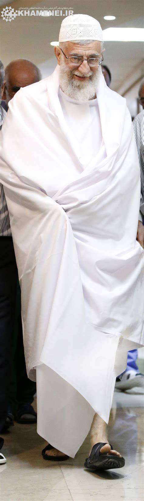 عکس زیبا و تمام قد از حضرت آقا