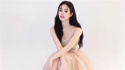 Gaya Girly Lee Yubi Aktris Yang Digosipkan Berpacaran Dengan Jungkook Bts Photo Fimela Com