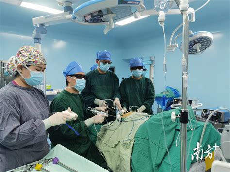 手术台 上演“3d电影”澄海区阿姨腹腔镜