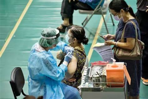 台湾今日通报新增8例新冠肺炎确诊病例，又有2人接种az疫苗后死亡腾讯新闻