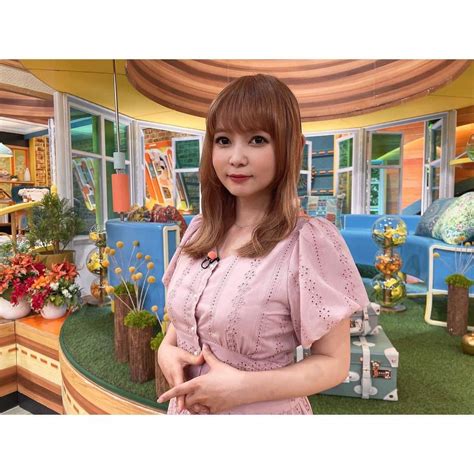 中川翔子さんのインスタグラム写真 中川翔子instagram「ひるおび ありがとうございました〜 桜色のワンピ🌸 ひるおび 中川