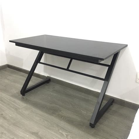 Bàn Làm Việc Chân Sắt Chữ Z Hiện Đại Giá Rẻ Tại Hồ Chí Minh