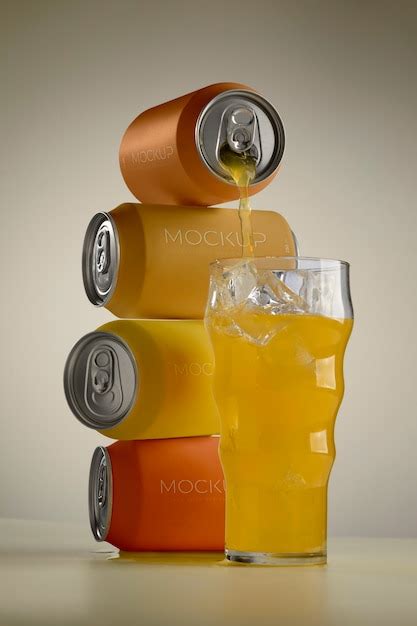 액체를 붓는 음료수 모형 프리미엄 Psd 파일