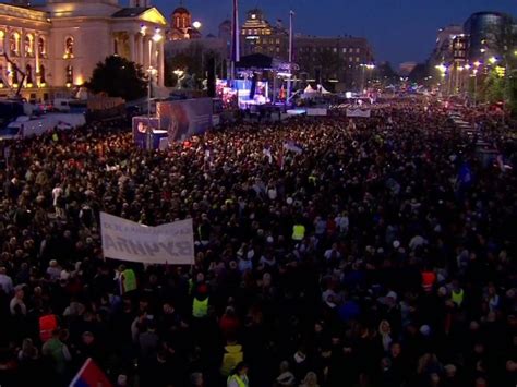 Током скупа Не дамо Србију полиција привела 25 особа