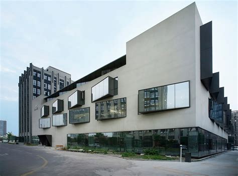 Twist And Turn 6 Angled Windows That Will Warp Your Expectations Architizer Journal