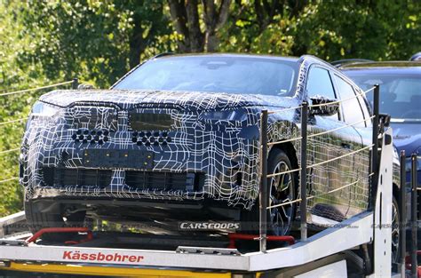 全新宝马x3最新谍照曝光，造型很干练 哔哩哔哩