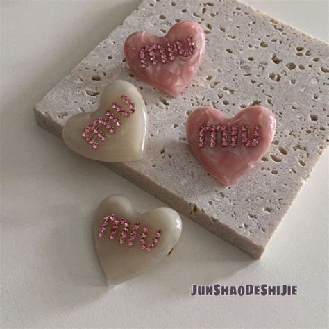 Заколка для волос Miu Miu купить с доставкой по выгодным ценам в