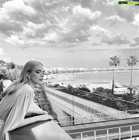 Stacy Martin Wiki Biography Age Gallery Spouse And More