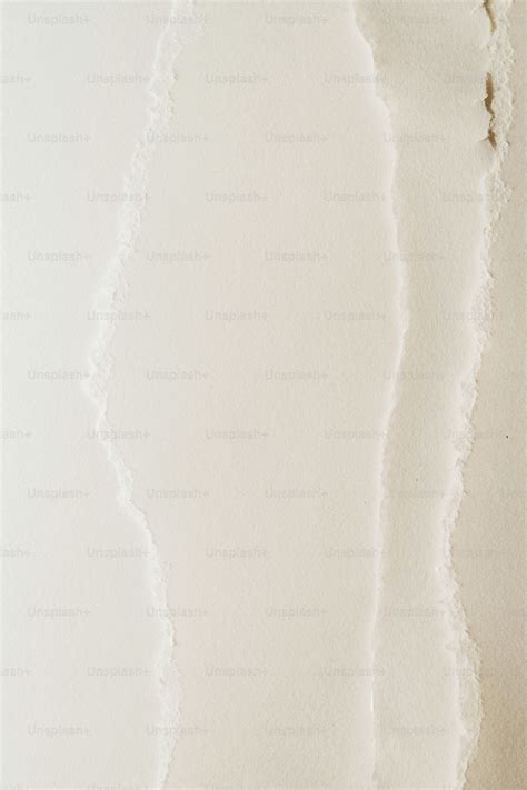 페인트가 벗겨진 흰 벽의 클로즈업 사진 Unsplash의 종이 질감 이미지