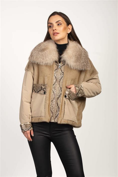 Жіноча шуба з еко хутра у кольорі беж Світ Шкіри та Хутра