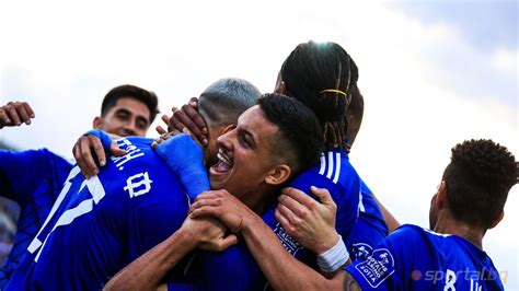 Тити Папазов и дъщерята на Наско Сираков станаха собственици на Левски Батков даде най много