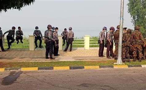 မော်လမြိုင်တွင် အရပ်သားပြည်သူ ၁၀ ဦးထက်မနည်း ဖမ်းဆီးခံရ