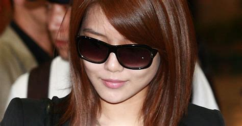 포토엔 소녀시대 수영 시크한 선글라스 공항패션의 완성