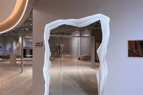 藏在百貨公司裡的藝廊：333 Gallery 微風南山，人氣藝術家朱晨維個展《in Flames》！ Popbee