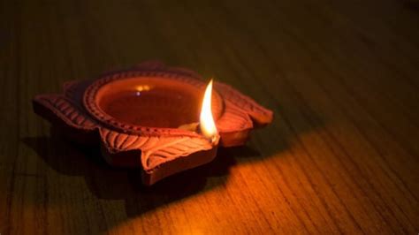 Chhoti Diwali Puja 2022 Puja Vidhi Samagri Rituals Dos And Donts