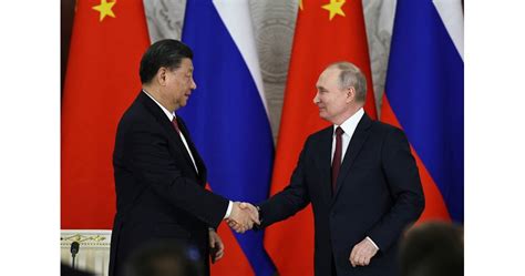 Русия и Китай силно се сближиха срещу военните съюзи на Англия САЩ и Австралия