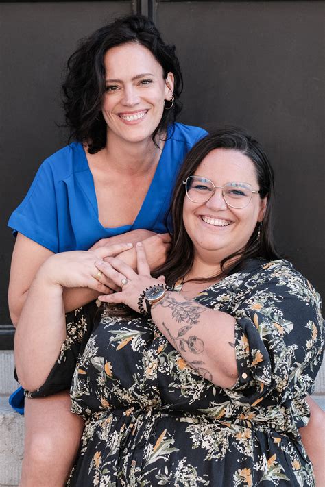 Actrice Marieke Dilles En Zus Rosalien ‘in Het Toilet Van Onze Ouders