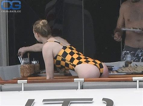 Sophie Turner Nude Pictures Onlyfans Leaks Playboy Photos Sex Scene Uncensored