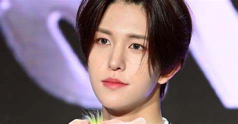 에잇턴 경민 잘생긴 손하트[엑s Hd포토]