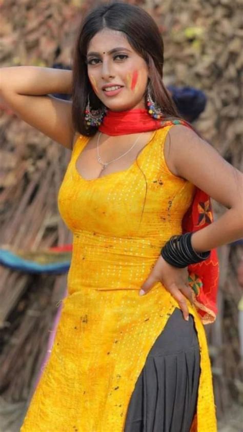Bhojpuri Actress Parul Yadav Dance Bhojpuri Curvy Women Outfits