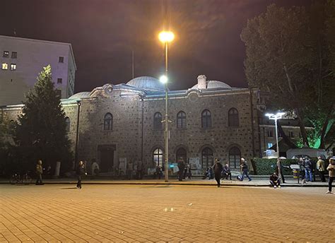 Клошари смениха жълтите книжки на метежа площадът пак празен СНИМКИ Информационна агенция ПИК