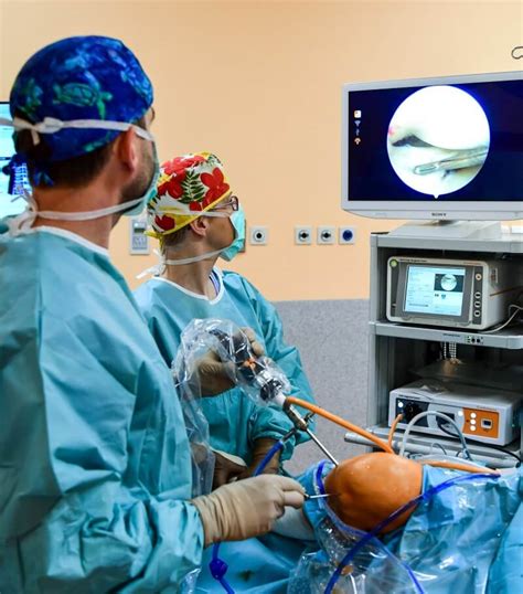 Acl Reconstruction How Does The Surgery Proceed