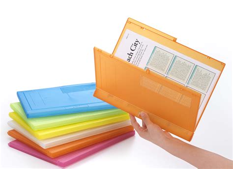 ‘書類を手でおさえる新発想から生まれたファイル「テジグ」の透明色に 大量の書類を省スペースで保管できる「テジグ」厚型を発売｜株式会社キングジムのプレスリリース