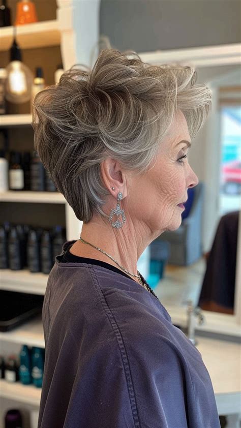 24 Hairstyles To Instantly Make Older Women Look Younger Hair Styles