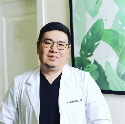 Dr Naba “Бүдүүн шулуун гэдэсний мэс заслын эмч” Ulaanbaatar