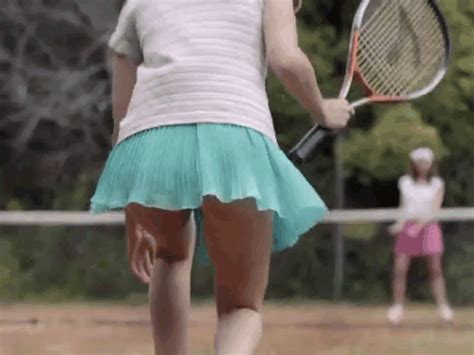  De Upskirt  Tenor