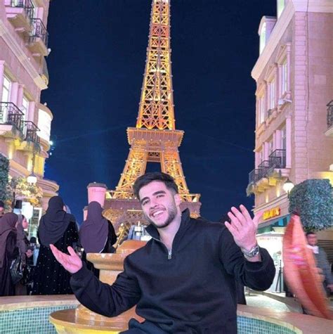 أنس يطلب الزواج من بيسان أنس يطلب الزواج من بيسان ، شوفو ردة فعلها 😭