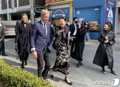 디올 Ceo인 딸과 디올 성수 찾은 아르노 Lvmh 총괄회장 뉴스1