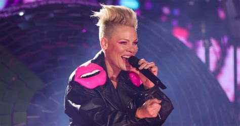 Pink Summer Carnival Tour 2023 Setlist In Full Songs P Nk Performs At