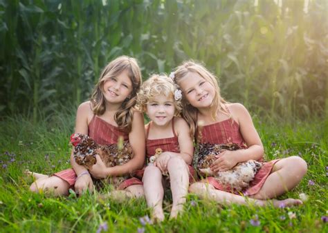 30 Different Sisters In 30 Days The Photographer Took Pictures Of The