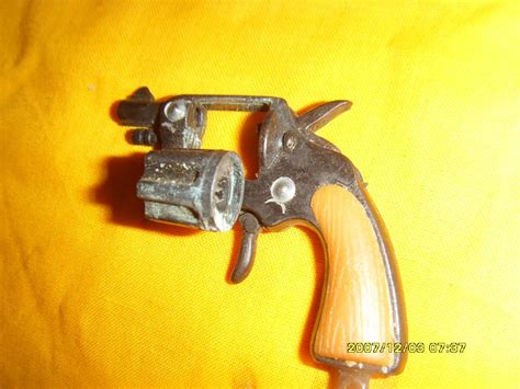 Tips Jika Menghadapi Penodongan Senjata Mengetahui Beda Senjata Asli Dan Mainan KASKUS