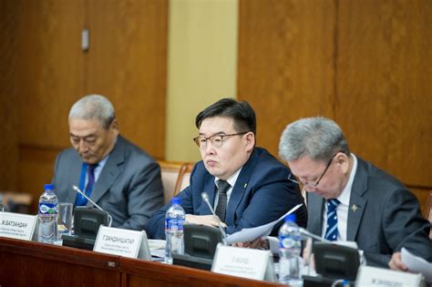 Үндсэн хуулийн нэмэлт өөрчлөлтийн талаар иргэд саналаа өгчээ