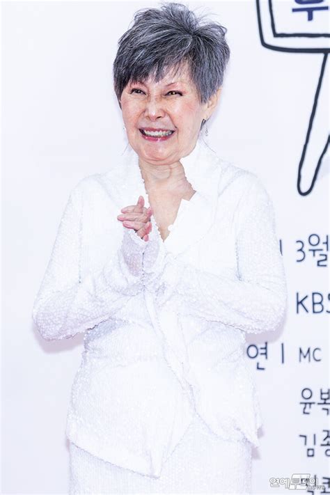 Today포토 윤복희원조 패션 리더