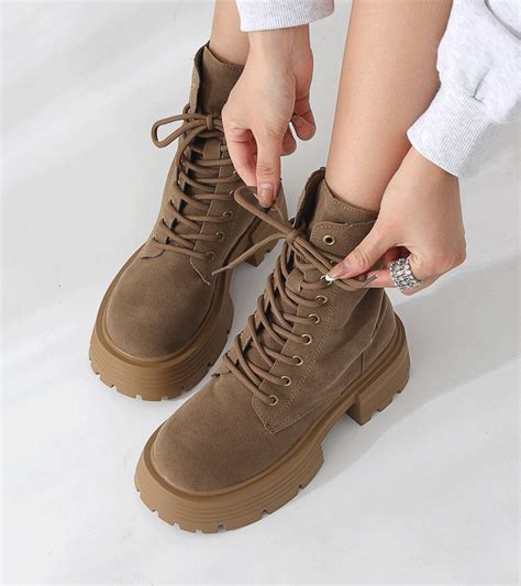 ⚡당일출고⚡스웨이드 지퍼 레이스업 앵클 통굽워커 L 11594 에이블리