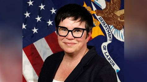 Nyt узнала о причине увольнения Трампом главы бюро статистики труда США Новости мира