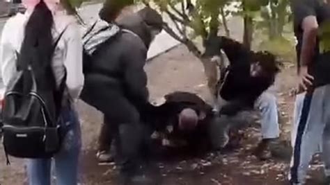 والدين حاولا خنق إبنتهما لأسباب أخلاقية ما القصة؟