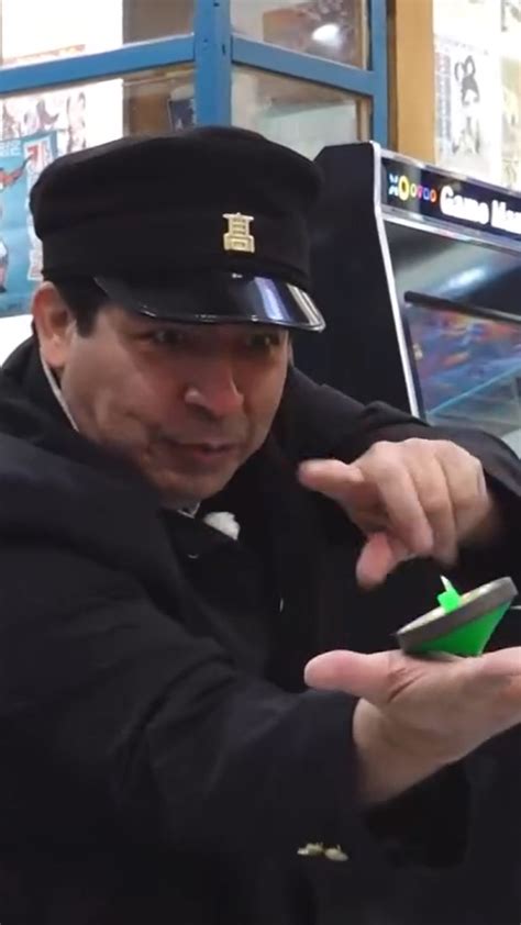 왕년에 좀 놀았던 외국인의 팽이 실력 어서와한국은처음이지 오늘의 숏 Beta