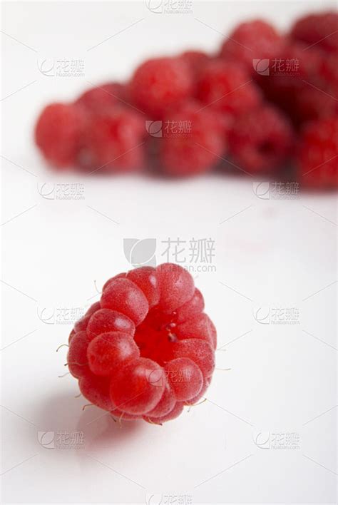 覆盆子 垂直画幅 甜馅饼 绿色 可爱的 水果 樱桃 无人 浆果 果汁