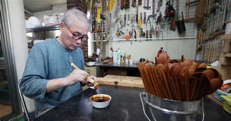 [충북 장인열전] 다루기 힘든 옻 천년혼 불어넣는 김성호 칠장