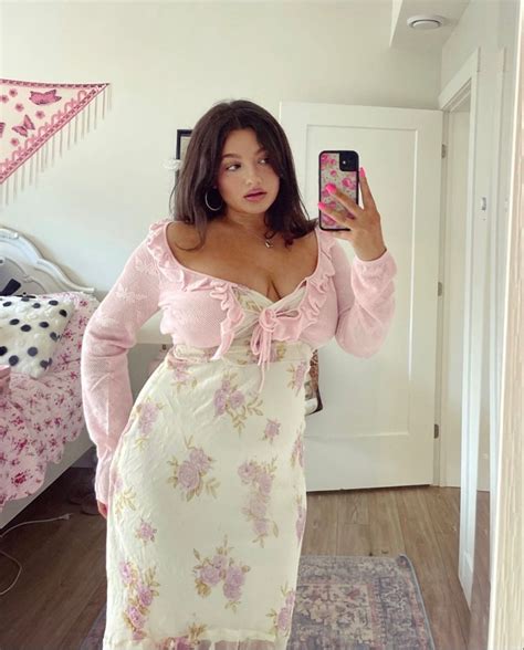 Pin By Gabrielle On Pretty Curvy Outfits Fashion Outfits Fashion