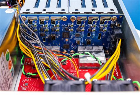 Broadcom Tri Mode 8x 2 5in Box External IO To Backplane ServeTheHome