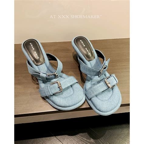 Niche Design One Strap 슬리퍼 여성 여름 아우터웨어 2023 년 신상품 얇은 굽 세미 하이힐 데님